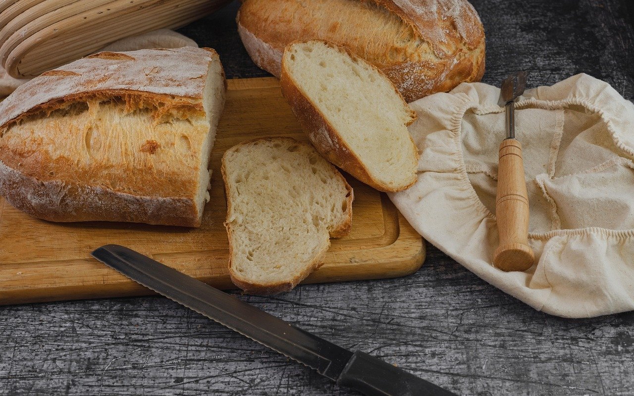 Understanding the Anatomy of a Clam Knife: Features That… - Hamonoshi.com